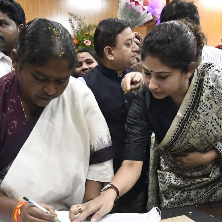 meet Smita Sabharwal youngest female IAS officer of India | IAS Success ...