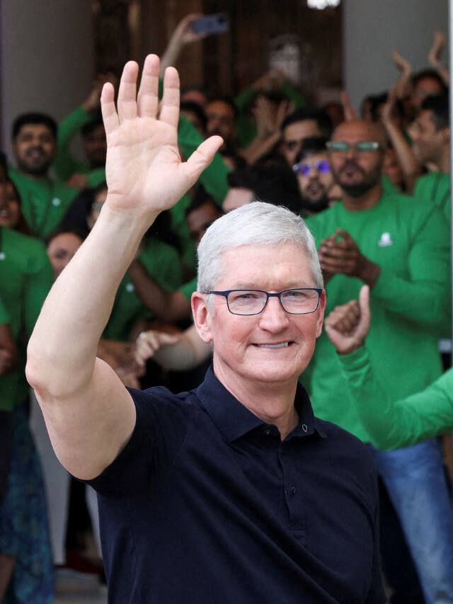 एप्पल ने सीईओ Tim Cook की सैलरी कितनी है?