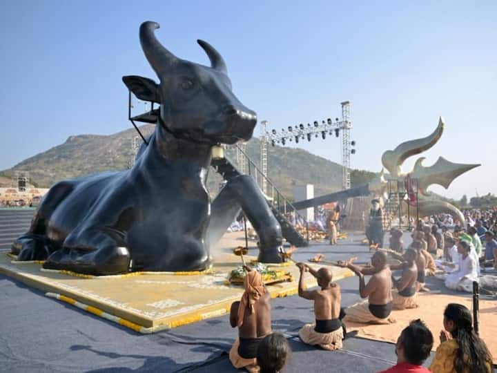 Sadhguru Consecrates 21-Foot Nandi 54-Foot Mahashula At Sadhguru Sannidhi