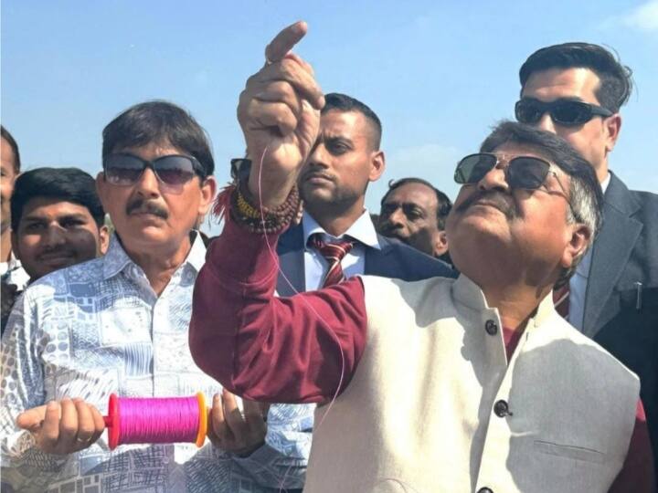 Kailash Vijayvargiya message to MLA Ramesh Mendola and its relation with indore and Akash ...