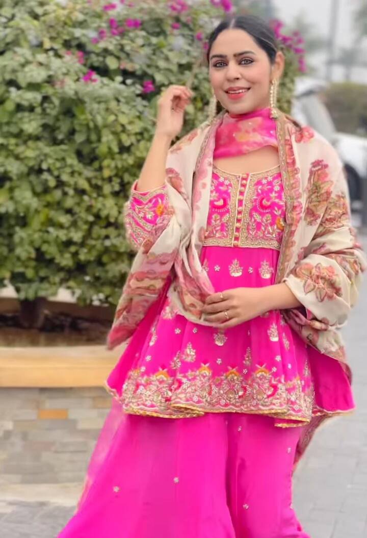 punjabi singer jenny johal shares her all new pics in pink outfit fans ...