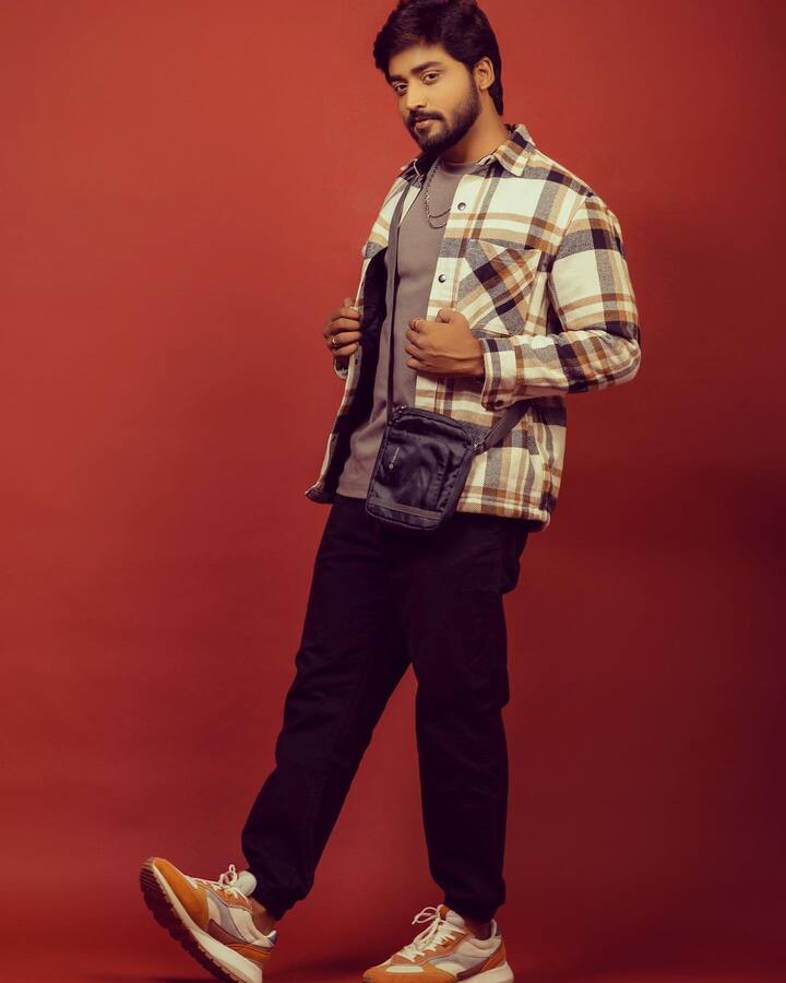 Mukesh Gowda photos guppedantha manasu serial actor rishi new movie ...