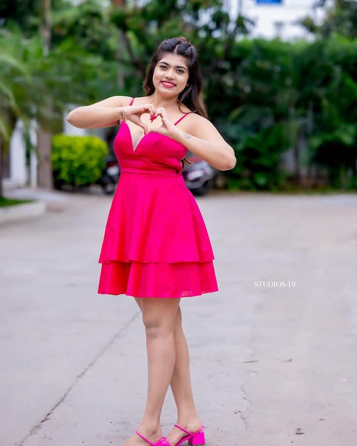 Rithu Chowdary looks pretty in pink skirt | Rithu Chowdary Photos ...