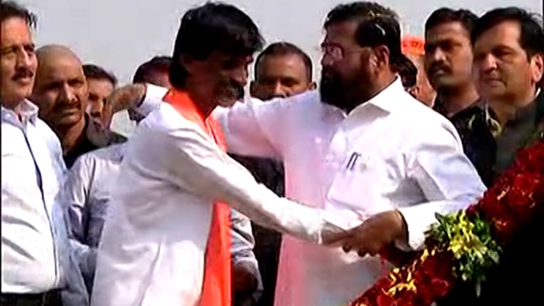 Manoj Jarange patil ended his hunger strike by drinking juice from the hands of the Chief ...