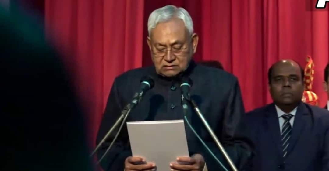 jdu president nitish kumar takes oath as chief minister of bihar | Bihar Oath Ceremony: नीतीश ...