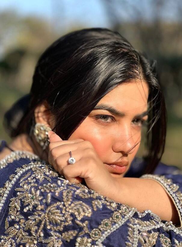Punjabi Singer Kaur B Elegant Pics Viral On Social Media Kaur B Pics ਕੌਰ ਬੀ ਨੇ ਚਲਾਇਆ ਹੁਸਨ ਦਾ