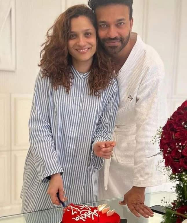 bigg boss 17 ankita lokhande welcome party with husband vicky jain and ...