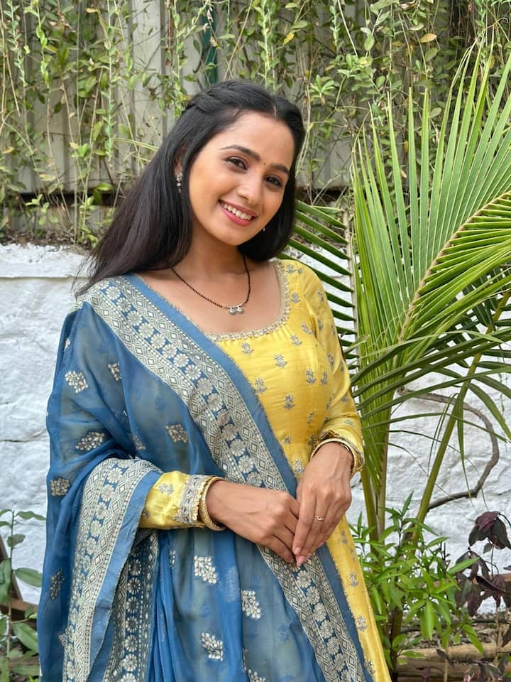 Man dhaga dhaga jodte nava series anandi new look divya pugaonkar entertainment television ...