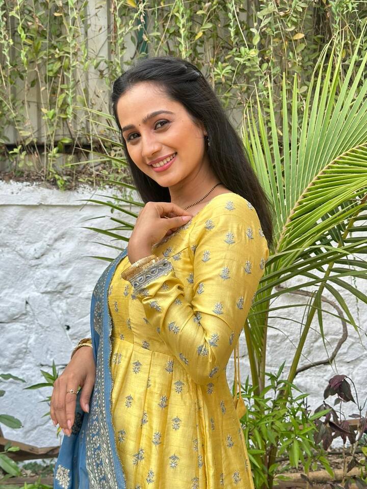 Man dhaga dhaga jodte nava series anandi new look divya pugaonkar entertainment television ...