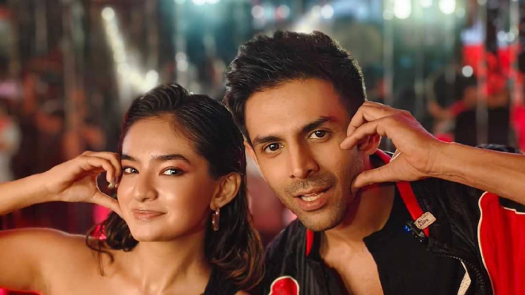 anushka sen shared new photos with kartik aryan take a look in marathi news | PHOTO: अनुष्का ...