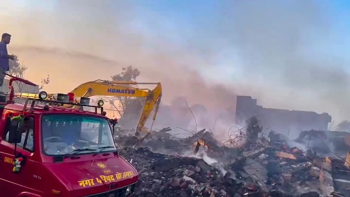 Madhya Pradesh Harda Firecracker Factory Blast fire brigades from ...