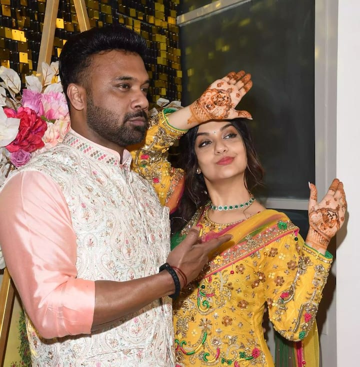 First Photos Of Divya Agarwal And Apurva Padgaonkar Wedding
