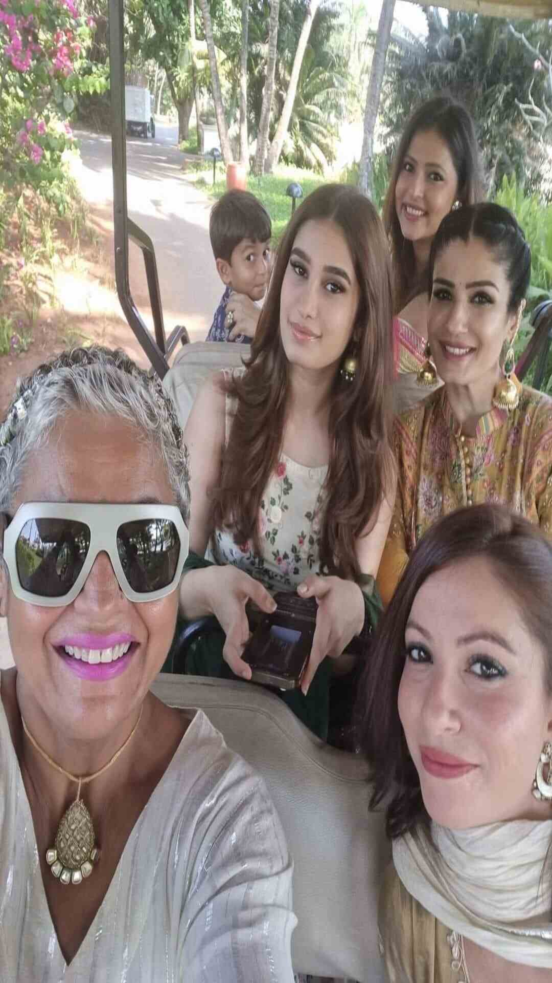 Boda De Parichay Raveena Rasha Thadani Attends 'Didi Ki Shadi' In Goa;