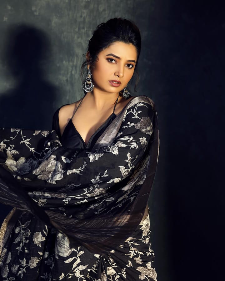 (photo:prajakta_official/ig) | PHOTO: 'भिशी मित्र मंडळ' या सिनेमात ...