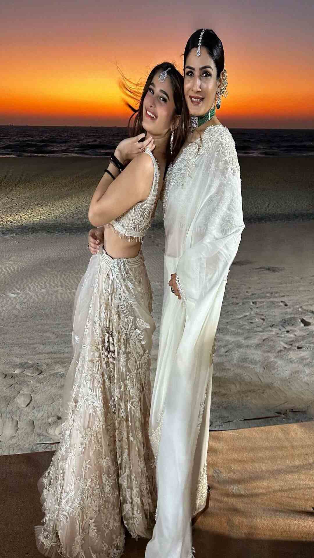 Boda De Parichay Raveena Rasha Thadani Attends 'Didi Ki Shadi' In Goa;
