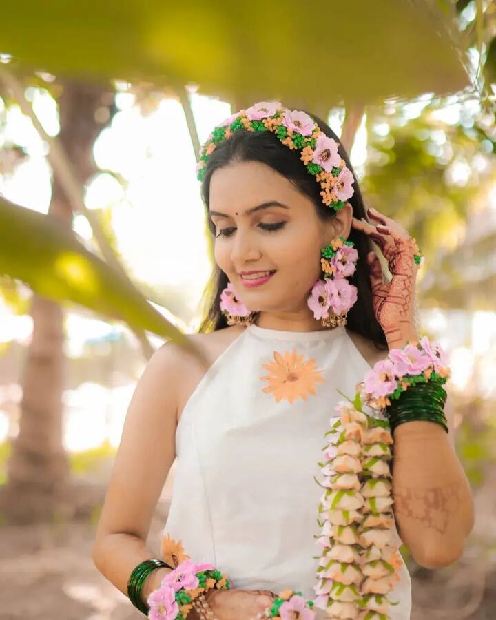 Prathamesh parab Wedding kshitija ghosalkar haldi photos social media ...