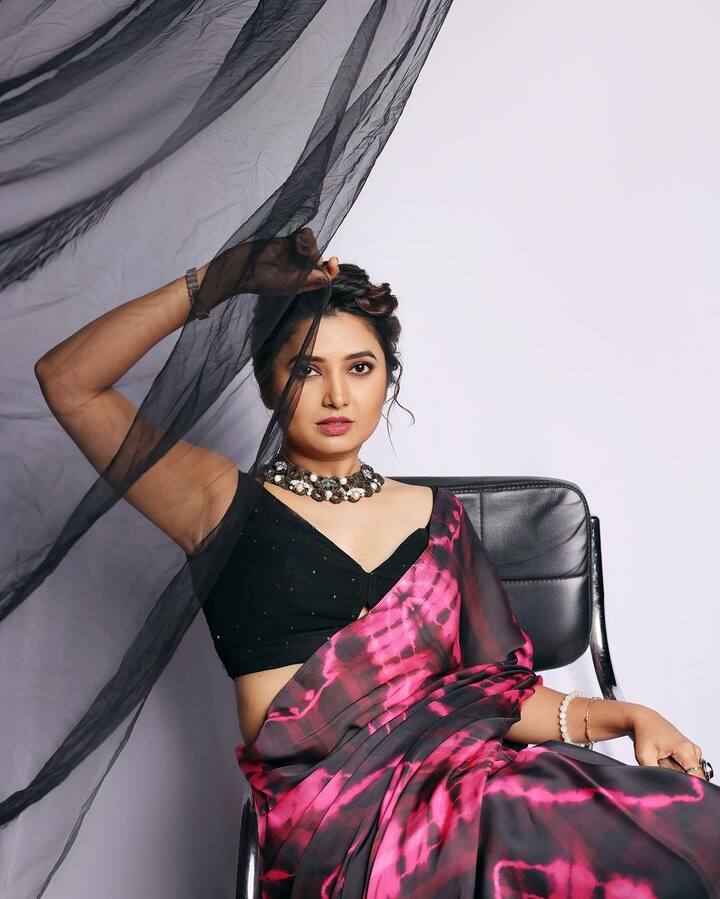 Prajakta Mali actress dancer poet entrepreneur marathi actress prajakta ...