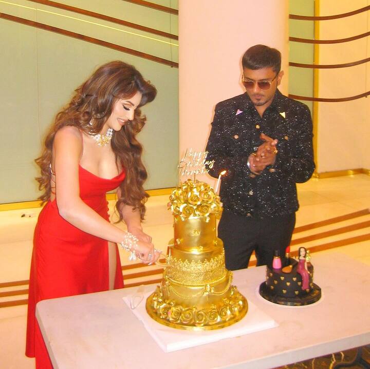 Urvashi Rautela 24 Carat Gold Birthday Cake Honey Singh See Photos