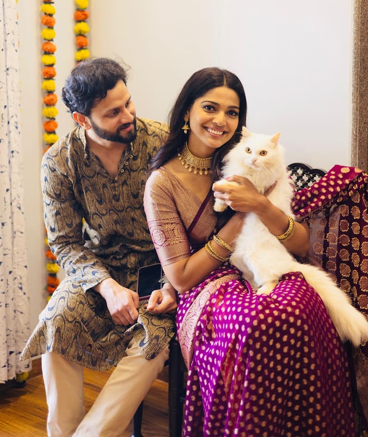 Pooja Sawant Siddhesh Chavan Wedding mehendi funcation see details here ...