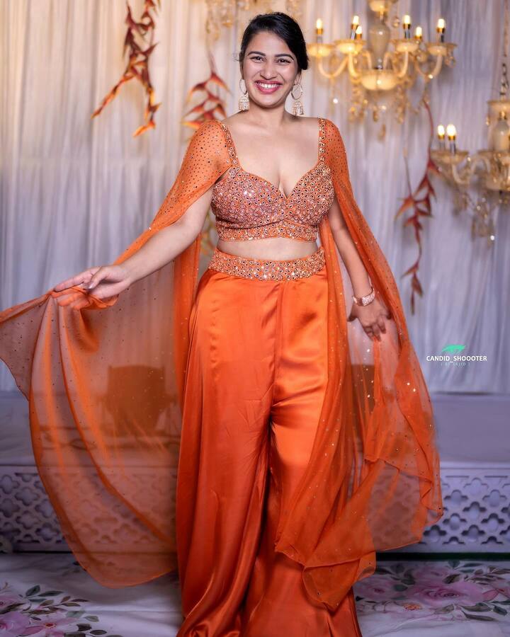 bigg boss inaya sultana latest orange dress photos | Inaya Sultana ...