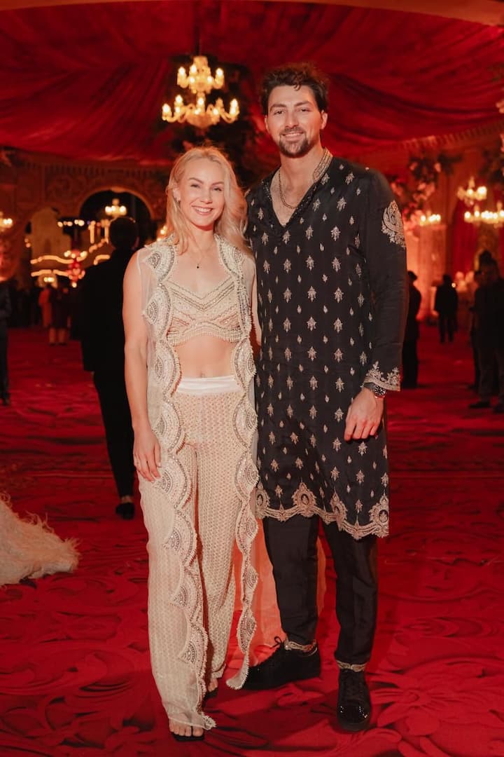 MS Dhoni DJ Bravo Sam Curran Attends Anant Ambani Pre Wedding ...