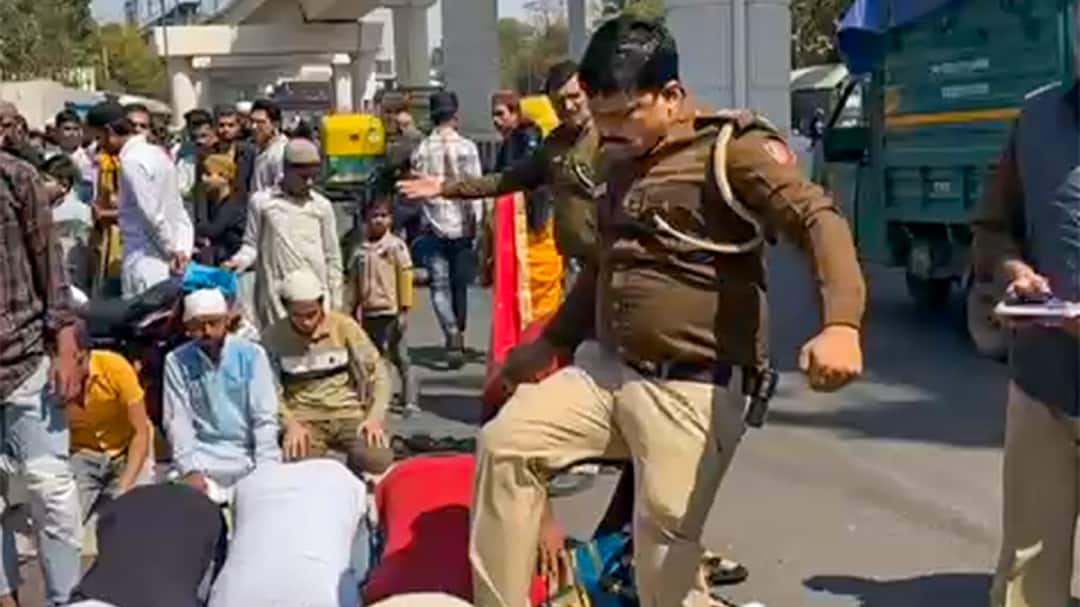 RLD Leader React on Delhi Cop Kicks Shoves Men Offering Namaz On Road ...