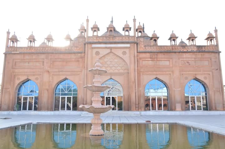 Bharatpur jama masjid was built by balwant singh mosque is example of ...