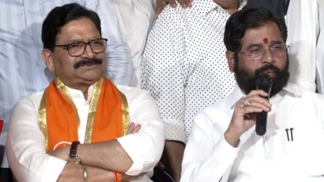 uddhav thackeray faction mla ravindra waikar visiting cm eknath shinde residence Maharashtra ann ...