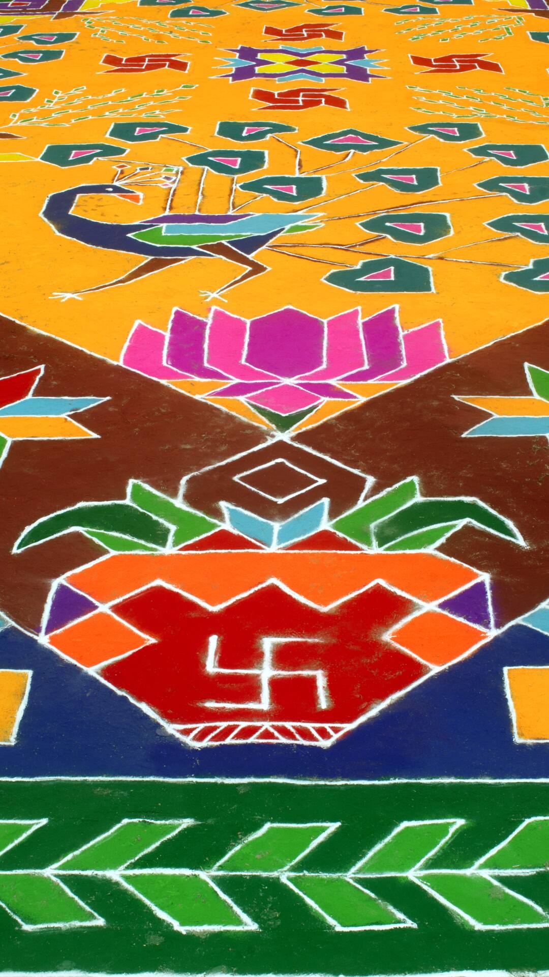 Holi Rangoli Designs: Trendy Designs To Decorate Your Homes