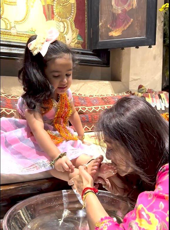 Photos: Shilpa Shetty Shares Ashtami With Her Daughter Samisha, Washes ...