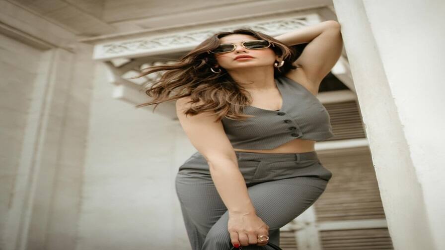 Aamna Sharif looks classy in a new photo shoot | Aamna Sharif PHOTO: નવા ફોટોશૂટમાં આમના શરીફનો ...