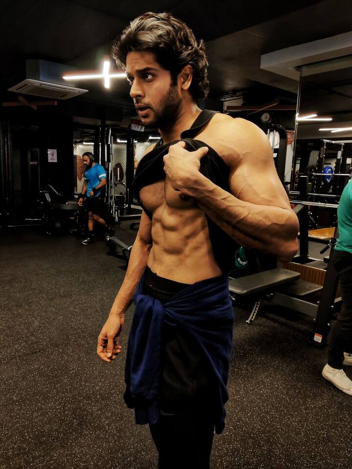 Abhimanyu Dasani To Ishaan Khattar, A Look At New-Age Actors Flaunting Their Chiseled Body