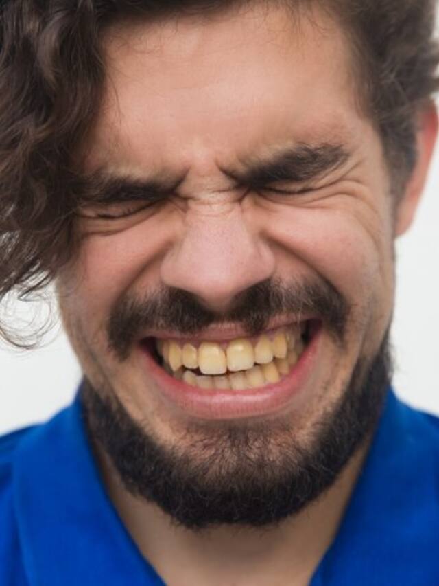 दांत पीले क्यों हो जाते हैं?