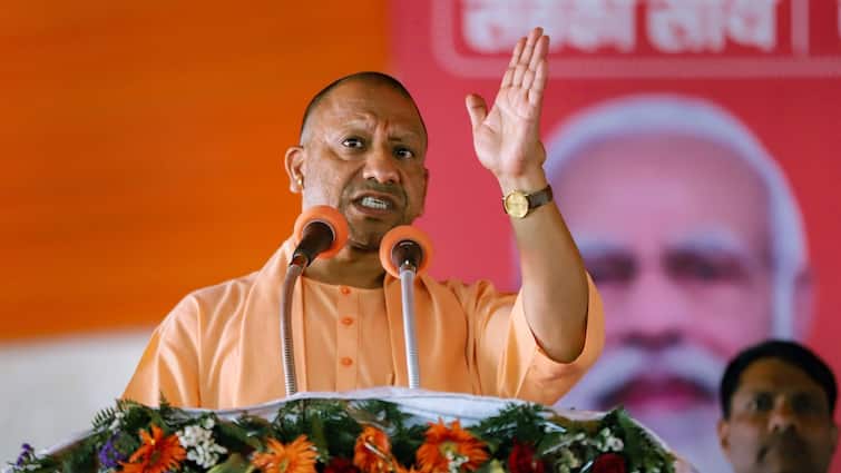 up lok sabha elections CM Yogi Adityanath targets Cogress while ... up lok sabha elections CM Yogi Adityanath targets Cogress while ...