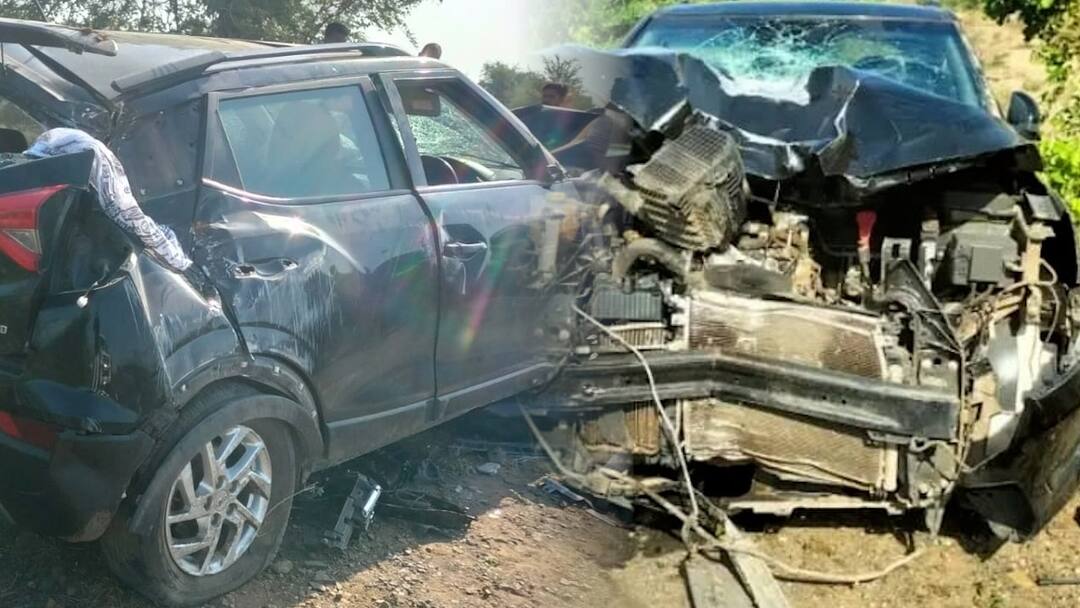 Terrible accident in Yavatmal two wheeler hit by car Accidental car belongs to Arni Tehsildar ...