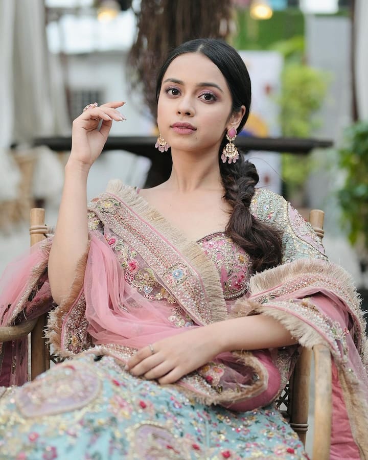 Lapataa ladies lead actress phool kumari aka Nitanshi goel glamrous and stylish look in real ...