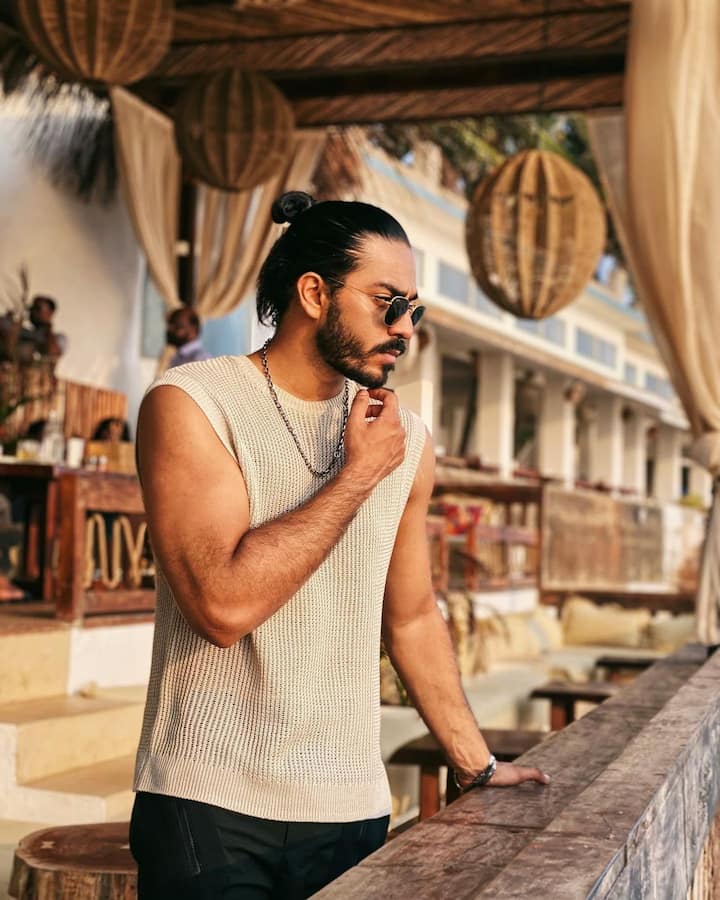 Meet Aaishvary Thackeray: Bal Thackeray Grandson Who Is All Set For ...
