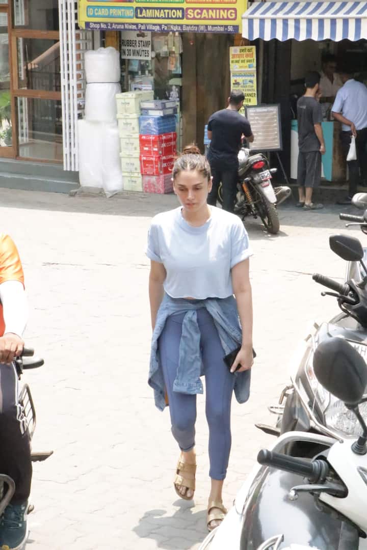 Actress Aditi Rao Hydari, who is in the news for 'Gajgamini Walk', is ...