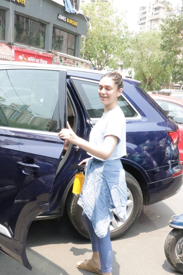 Actress Aditi Rao Hydari, who is in the news for 'Gajgamini Walk', is ...