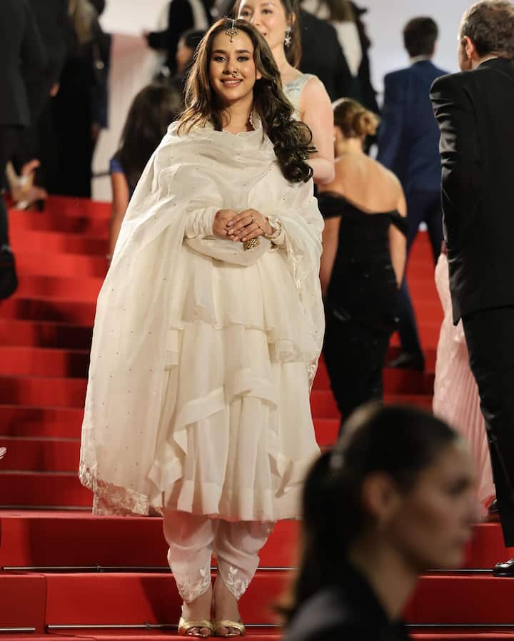 Punjabi singer Sunanda Sharma spotted on Cannes red carpet wearing ...