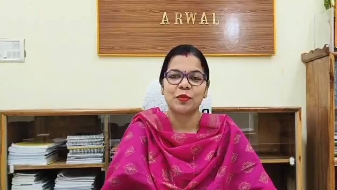 Bihar Arwal DM Varsha Sings Magahi Song Viral for Voter Awareness Campaign in Lok Sabha Election ...