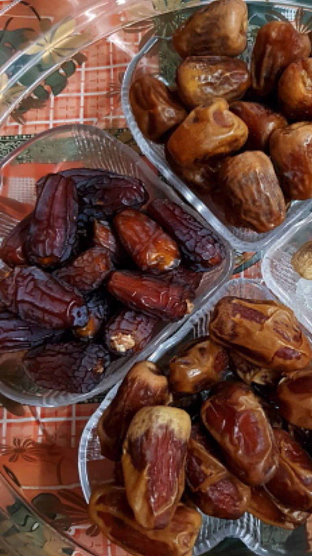 Different Types Of Dates And Their Health Benefits