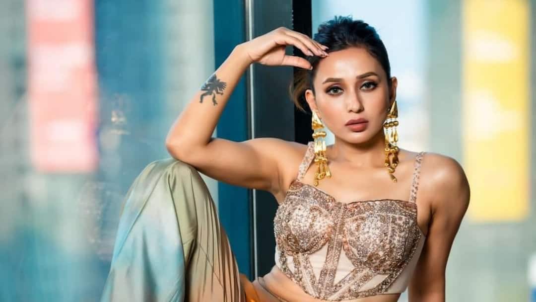 Mimi Chakraborty shares video of Thunderstorm Bangladesh Toofan Release Entertainment News ...