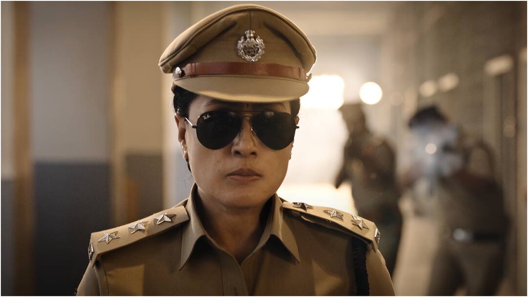 Vijayashanthi as powerful IPS officer Vyjayanthi in Nandamuri Kalyan ...