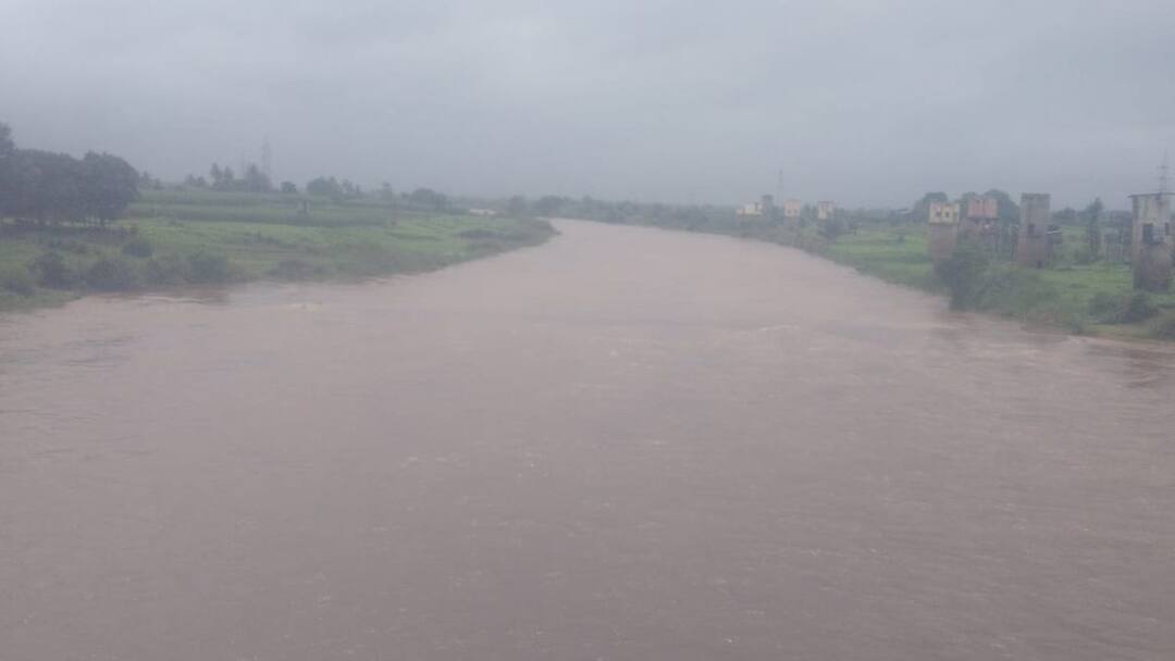Heavy rain in dam area in Kolhapur district With 14 kolhapuri bandhara under water the water ...