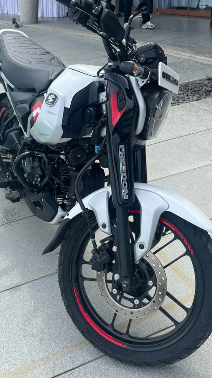 Bajaj Freedom 125 CNG Motorcycle Makes Its Debut