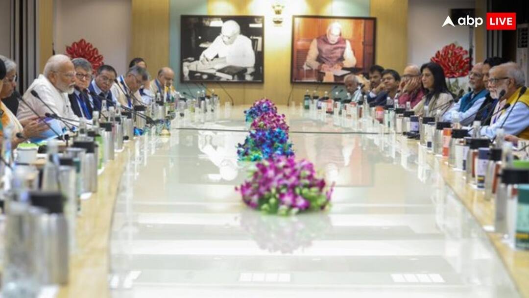 Union Budget 2024-25 PM Modi meets eminent economists to know insights on growth | Budget 2024 ...