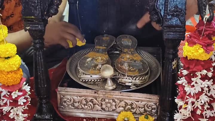 Guru purnima 2024 Surya mani in swami samarth maharaj hand Paduka ...