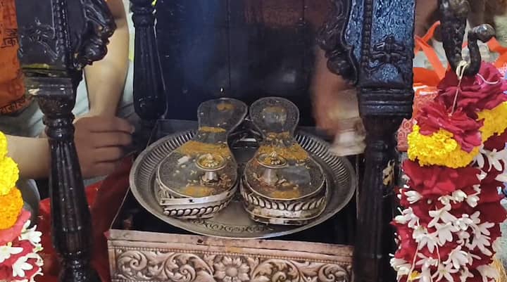 Guru purnima 2024 Surya mani in swami samarth maharaj hand Paduka ...