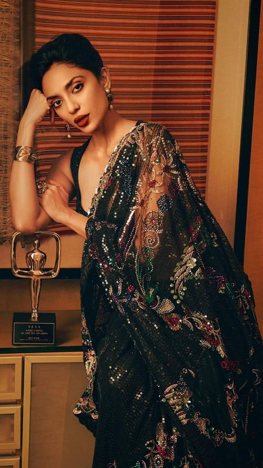 Sobhita Dhulipala Shows Her Elegant Side In A Black Saree